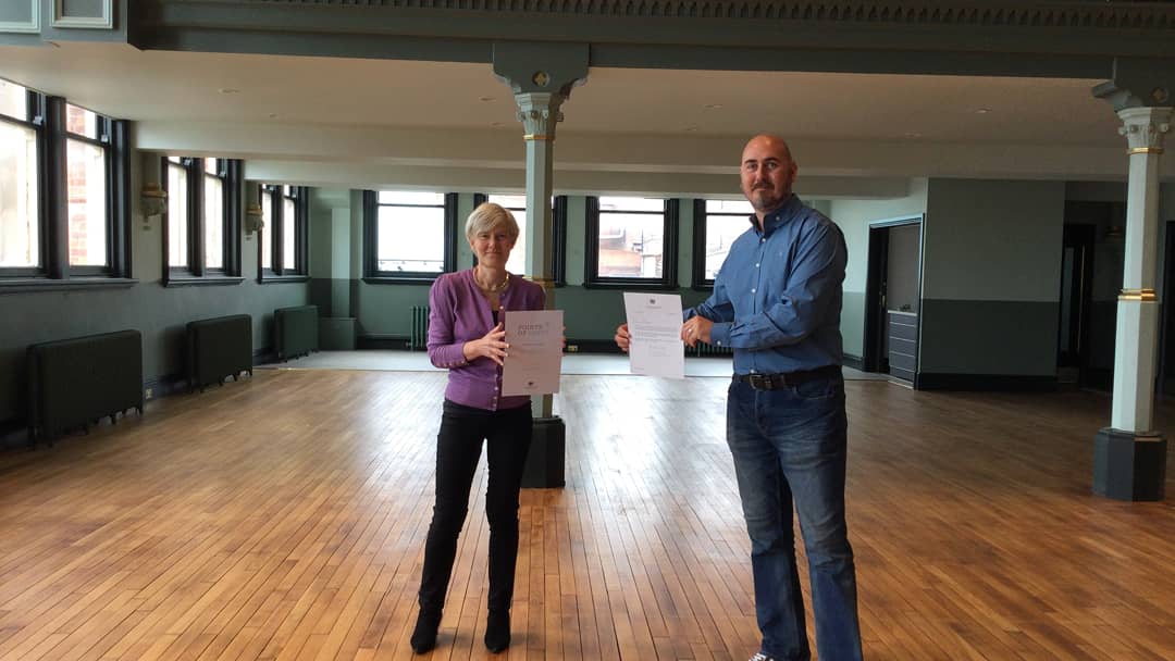 Urmston singer Wayne Devlin wins Points of Light Award for his ...