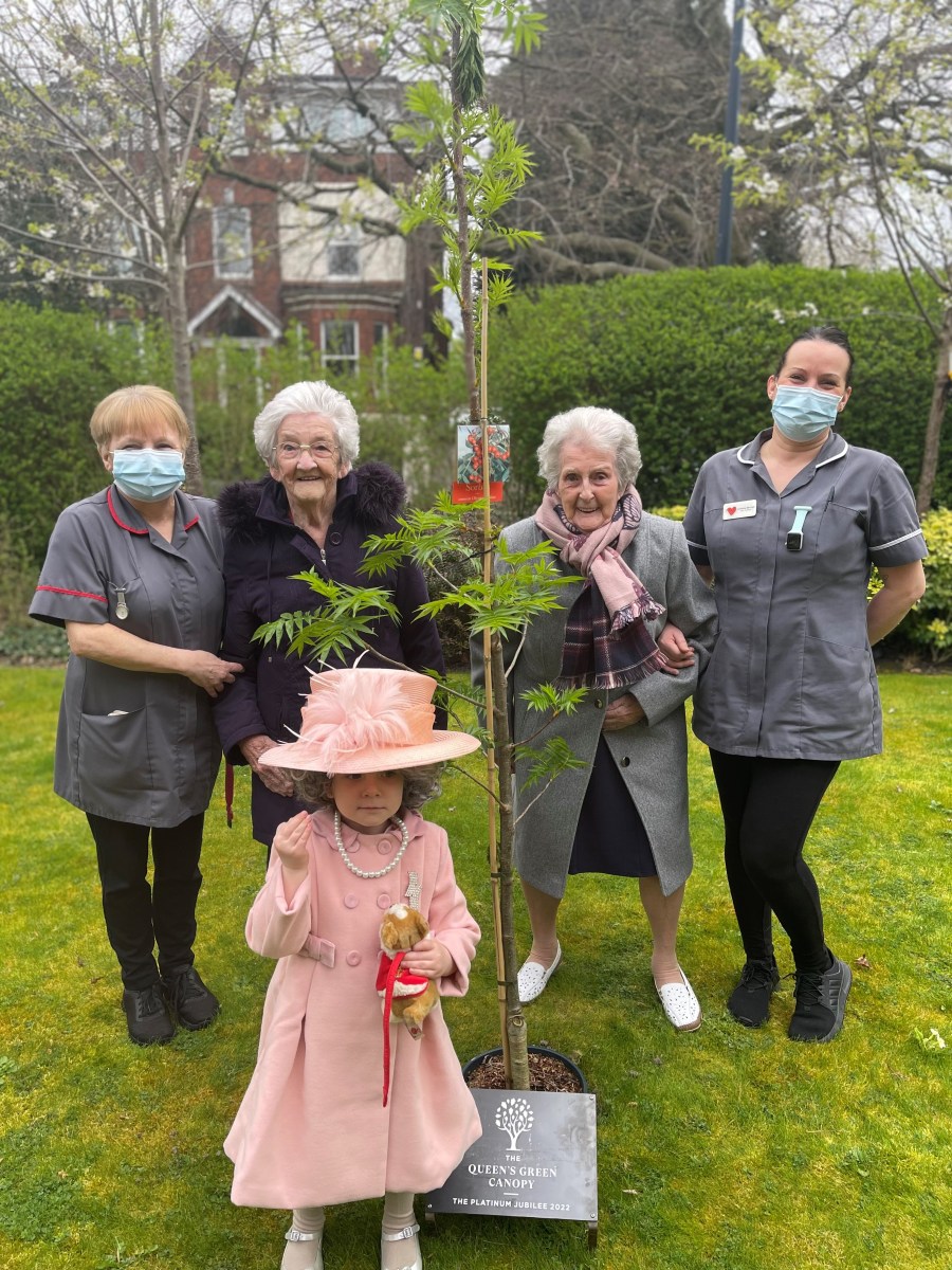 Sale care home celebrates the Platinum Jubilee with the help of 3-year ...